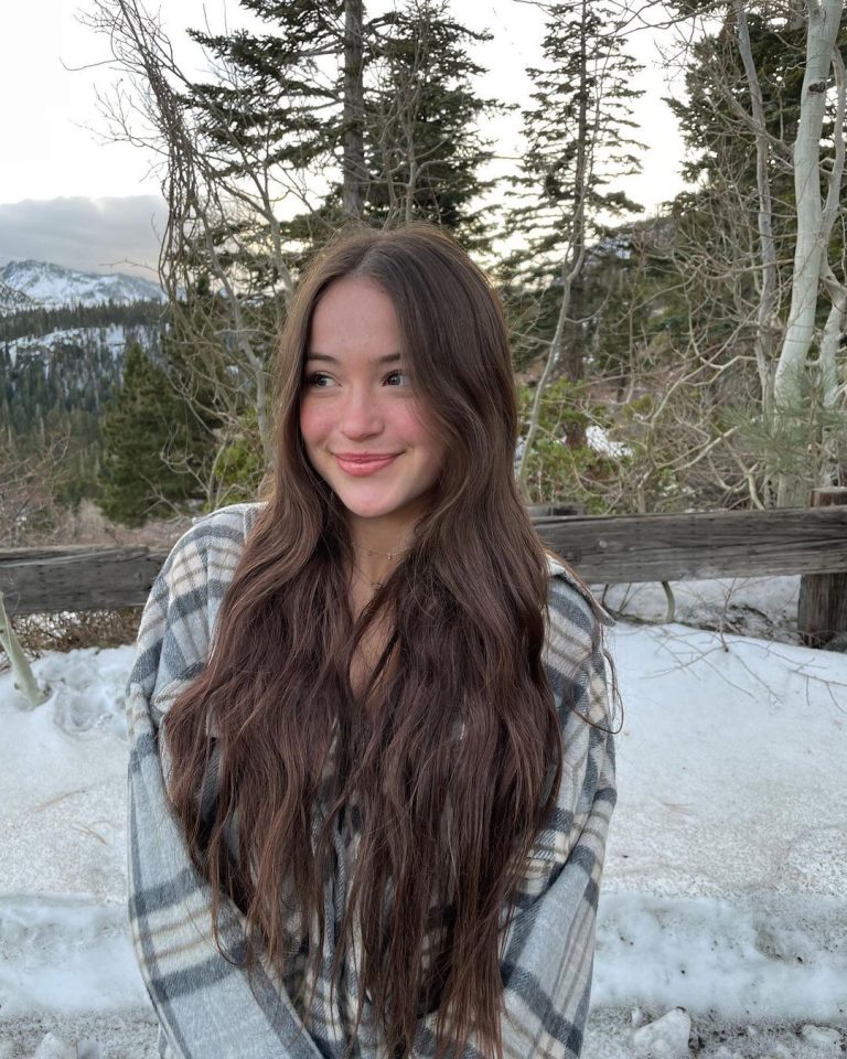 Things to know about Jennifer Grey’s Daughter – Stella Gregg