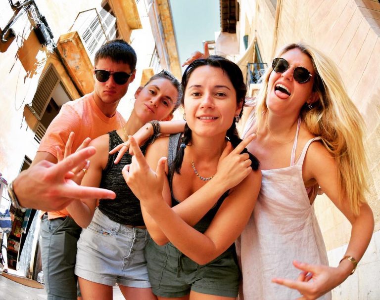 Arabella Sezen OZ – Bio, Education, Career, Personal Life, and More